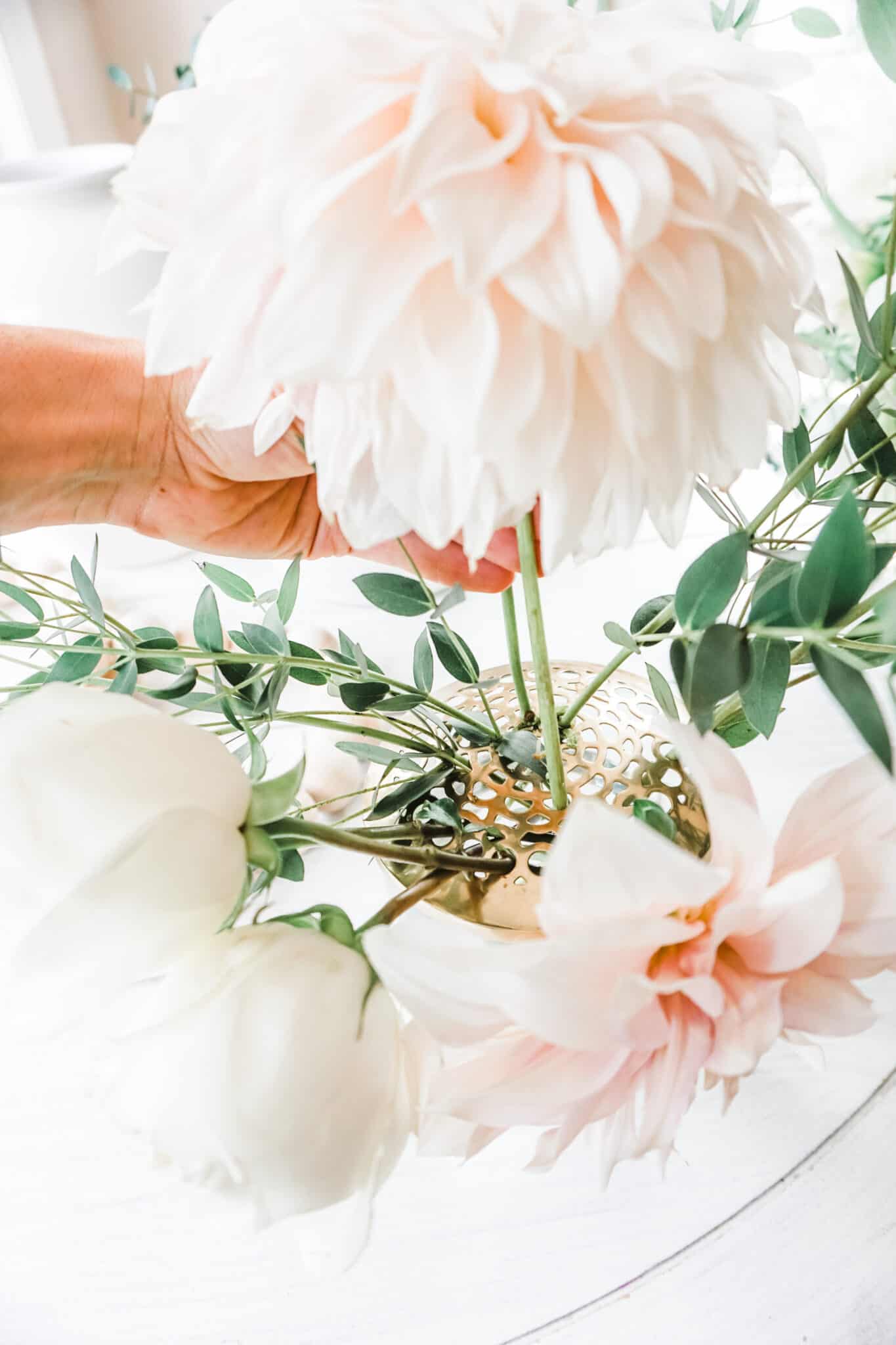 Floral Arrangements Using Frog Lids - The Coastal Oak
